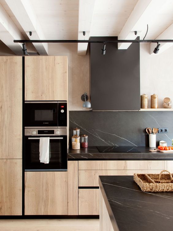 Cómo elegir el color de la encimera de la cocina - Blanco y de madera